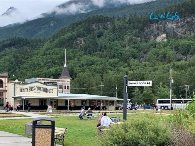 Take An Epic Train Adventure On The White Pass Scenic Railway – Skagway ...